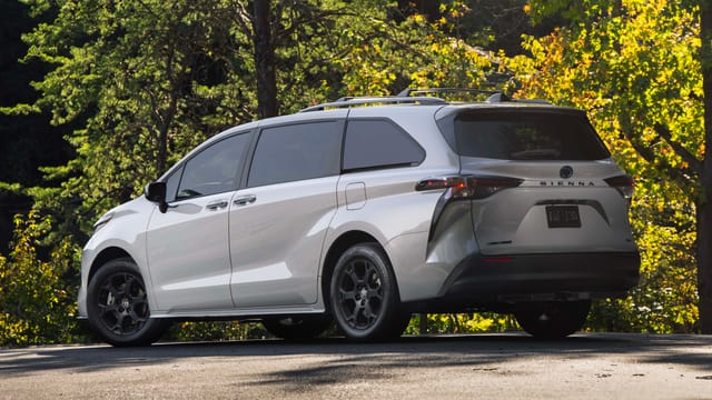 Toyota Sienna (US) Interior Layout & Technology | Top Gear