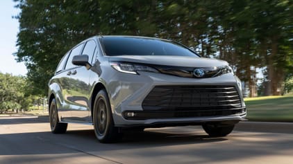 Toyota Sienna (US) Interior Layout & Technology | Top Gear