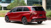 Toyota Sienna (US) Interior Layout & Technology | Top Gear