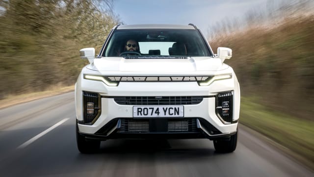 KGM Actyon Interior Layout & Technology | Top Gear