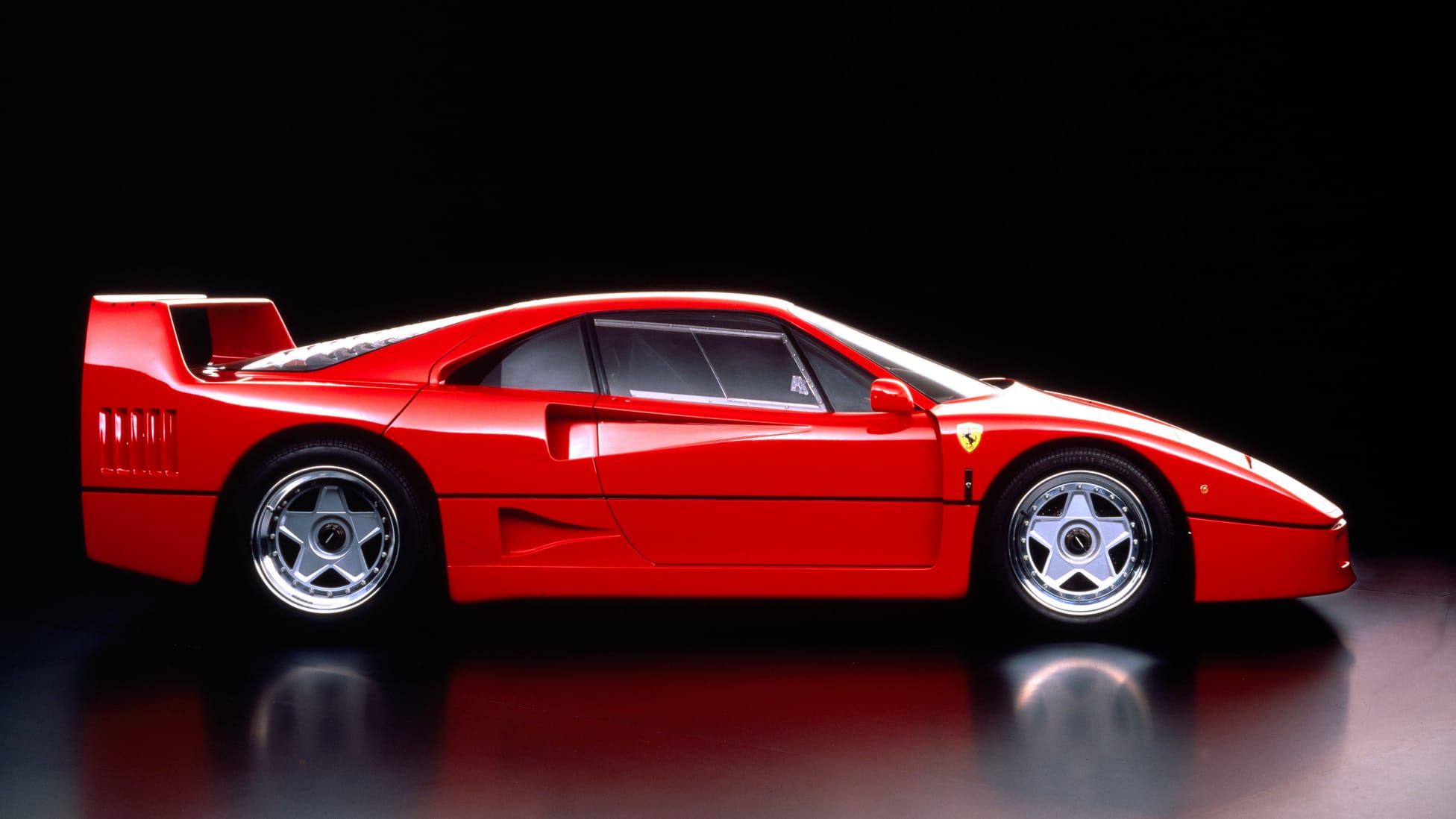 How to drive a Ferrari F40 | Top Gear