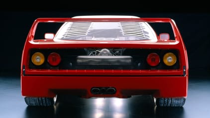 How to drive a Ferrari F40 | Top Gear