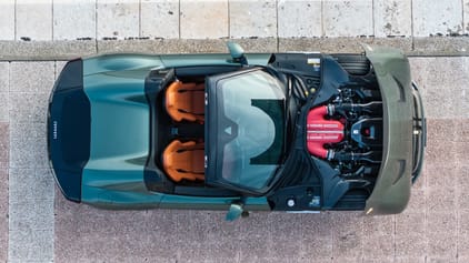 Ferrari 12Cilindri Spider Interior Layout & Technology | Top Gear
