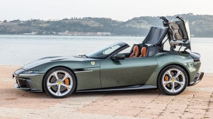 Ferrari 12Cilindri Spider Interior Layout & Technology | Top Gear