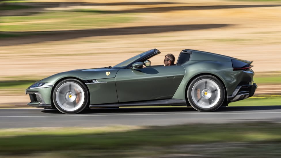 Ferrari 12Cilindri Spider Interior Layout & Technology | Top Gear