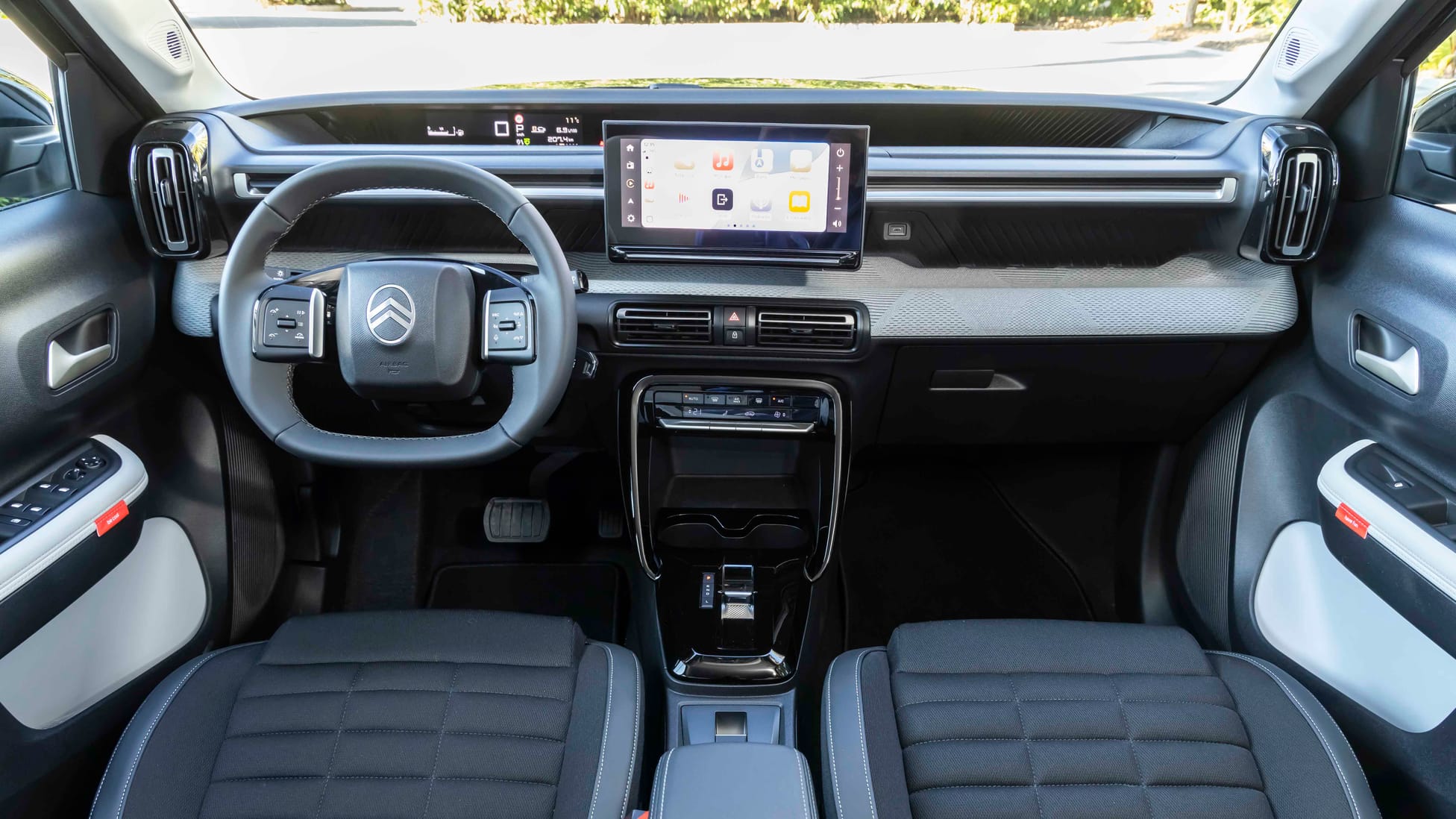 Citroen C3 Aircross Interior Layout & Technology | Top Gear