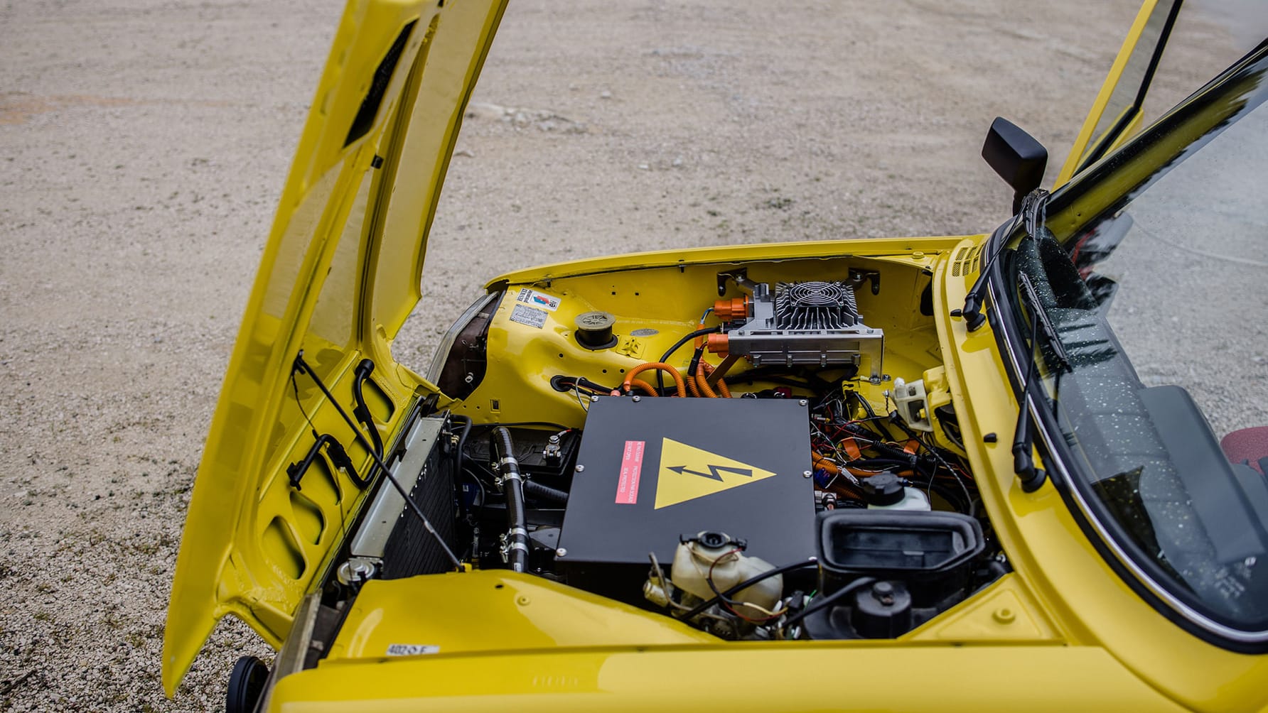 This Renault 5 GTL restomod has a cool retro dash but only 50 miles of ...