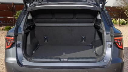 MG Motor UK S5 EV Interior Layout & Technology | Top Gear