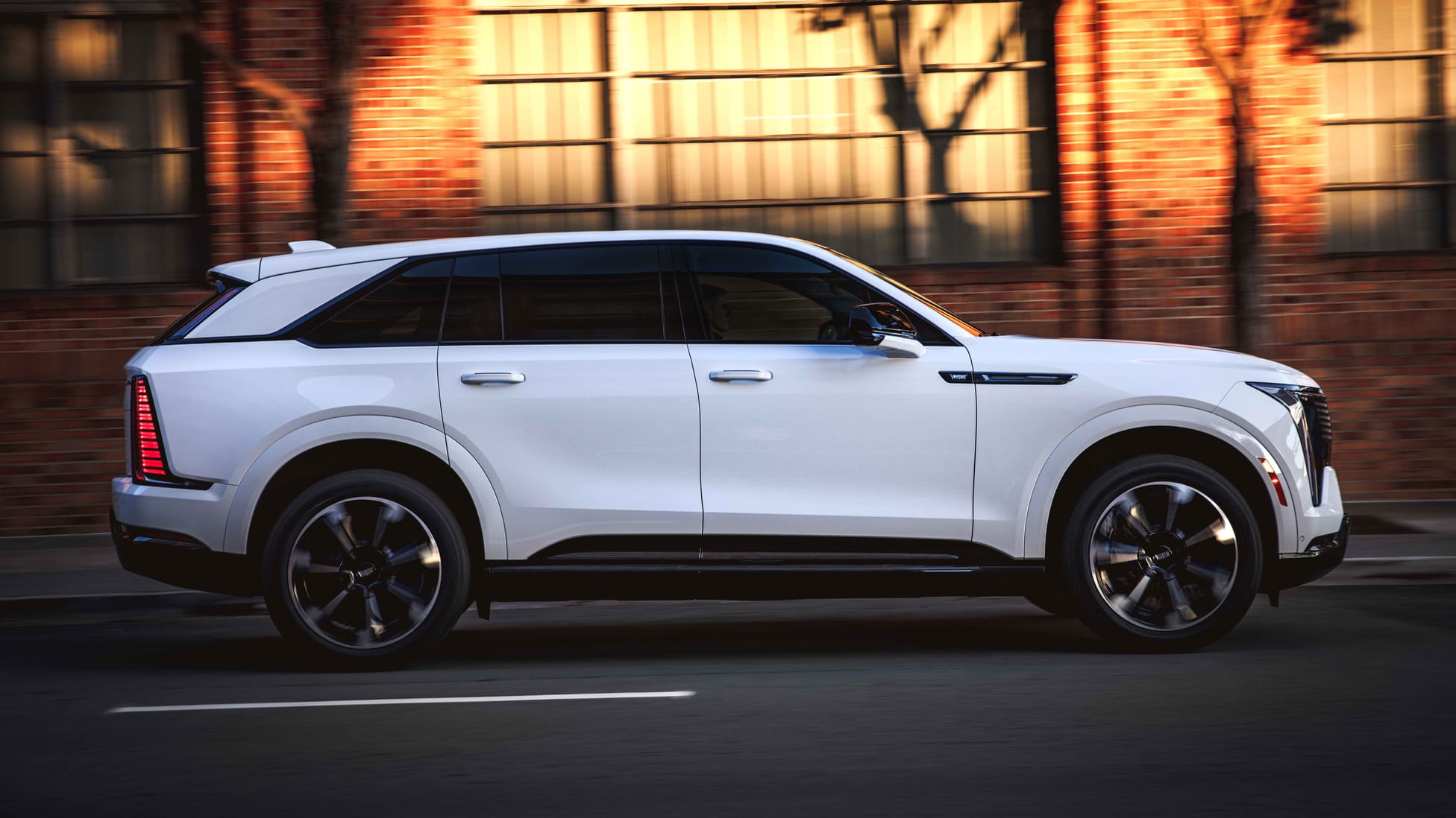 Cadillac Escalade IQ Interior Layout & Technology | Top Gear