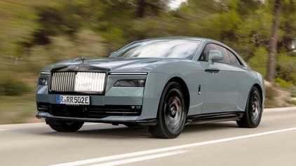 Rolls-Royce Black Badge Spectre review: a Roller for the race track ...