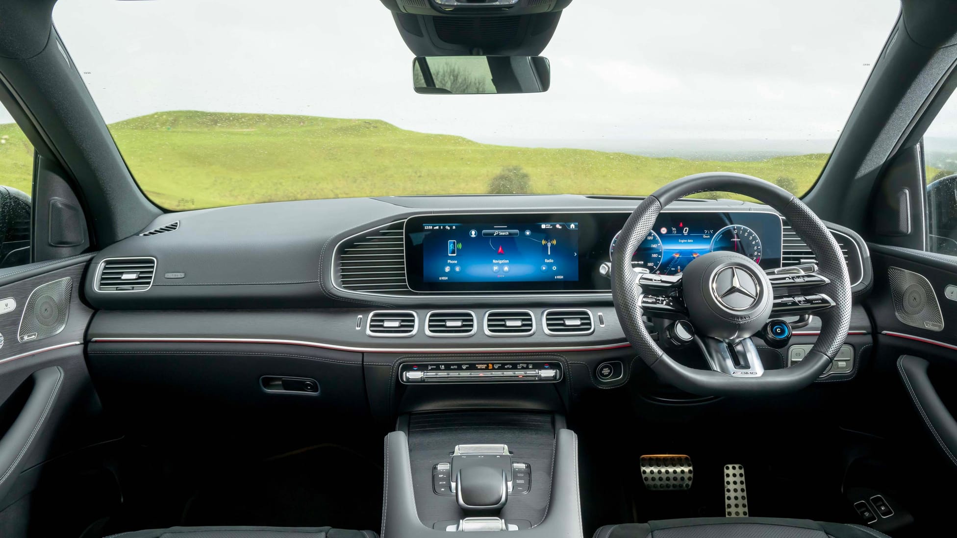 Mercedes-Benz GLE Interior Layout & Technology | Top Gear