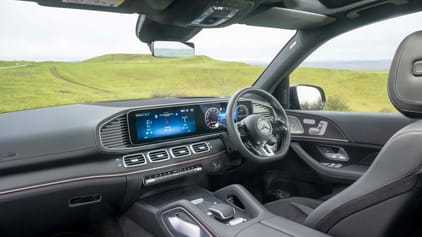Mercedes-Benz GLE Interior Layout & Technology | Top Gear