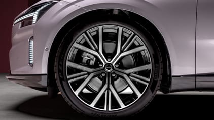 Is it a saloon? Is it a fastback? No, it's the new, £70k+ Volvo ES90 ...