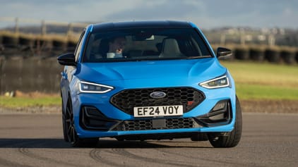 Ford Focus ST Interior Layout & Technology | Top Gear
