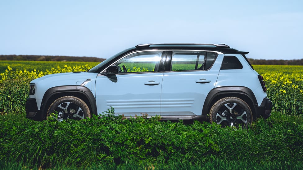 Renault 4 Interior Layout & Technology | Top Gear