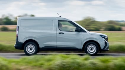 Ford Transit Interior Layout & Technology | Top Gear