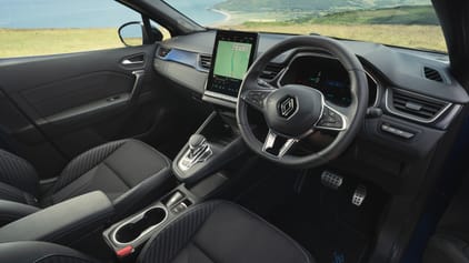 Renault Captur Interior Layout & Technology | Top Gear