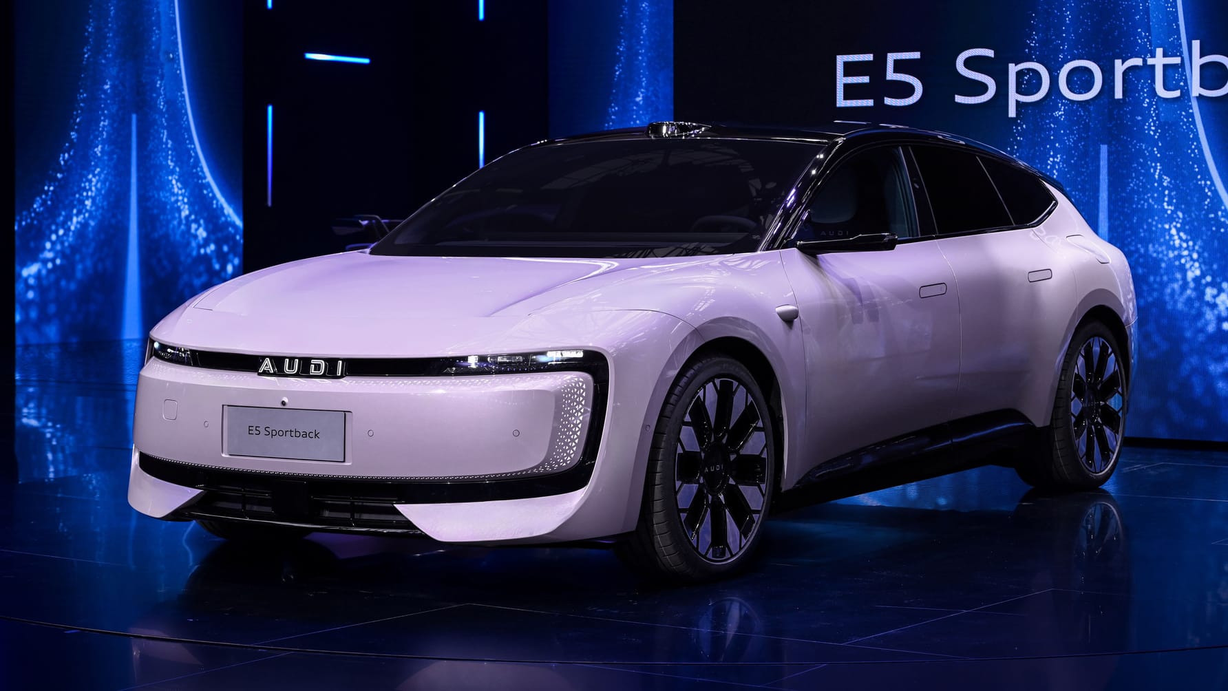 This is the new China-only AUDI E5, and it’ll do 478 miles on ONE ...