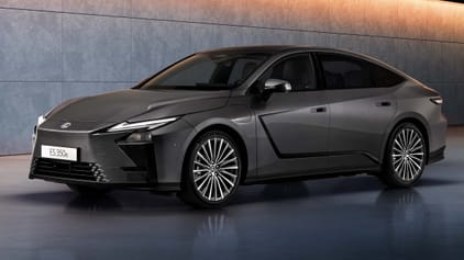 Confirmed: the swoopy eighth-gen Lexus ES is coming to the UK in 2026 ...