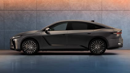 Confirmed: the swoopy eighth-gen Lexus ES is coming to the UK in 2026 ...