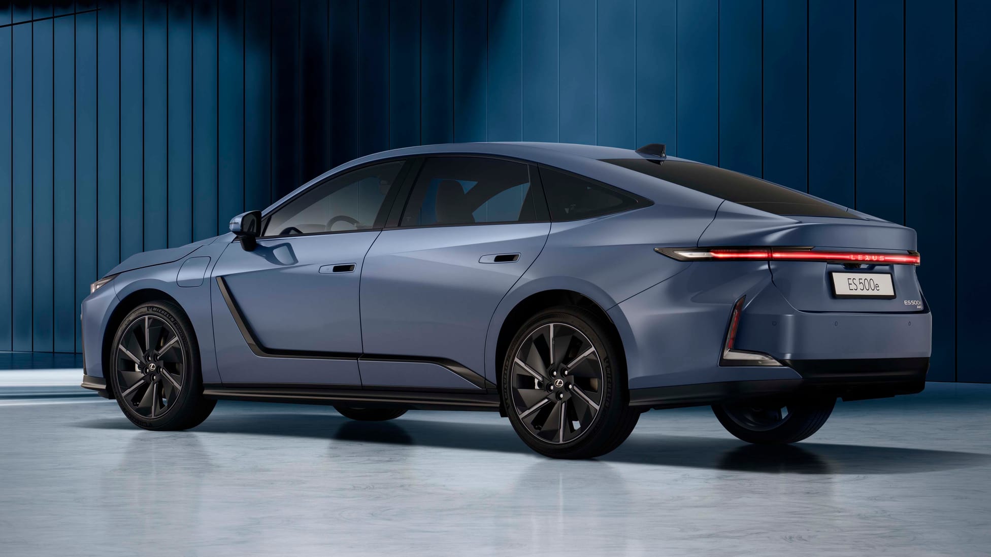 Confirmed: the swoopy eighth-gen Lexus ES is coming to the UK in 2026 ...