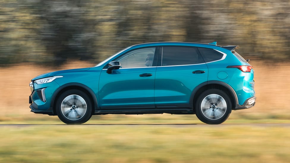 GWM Jolion Pro Interior Layout & Technology | Top Gear