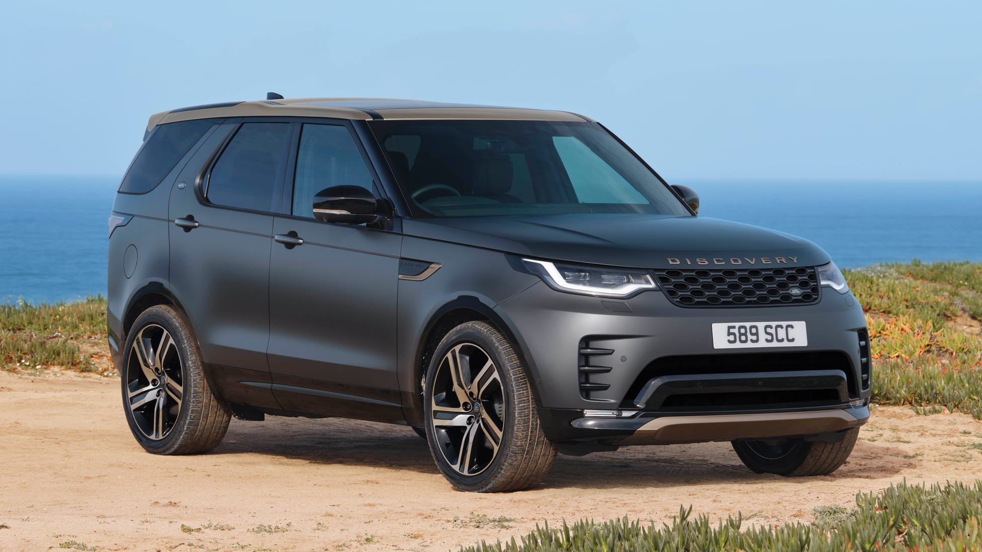 Land Rover has lightly updated the Discovery and unveiled two new ...