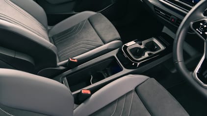 Volkswagen ID.4 Interior Layout & Technology | Top Gear