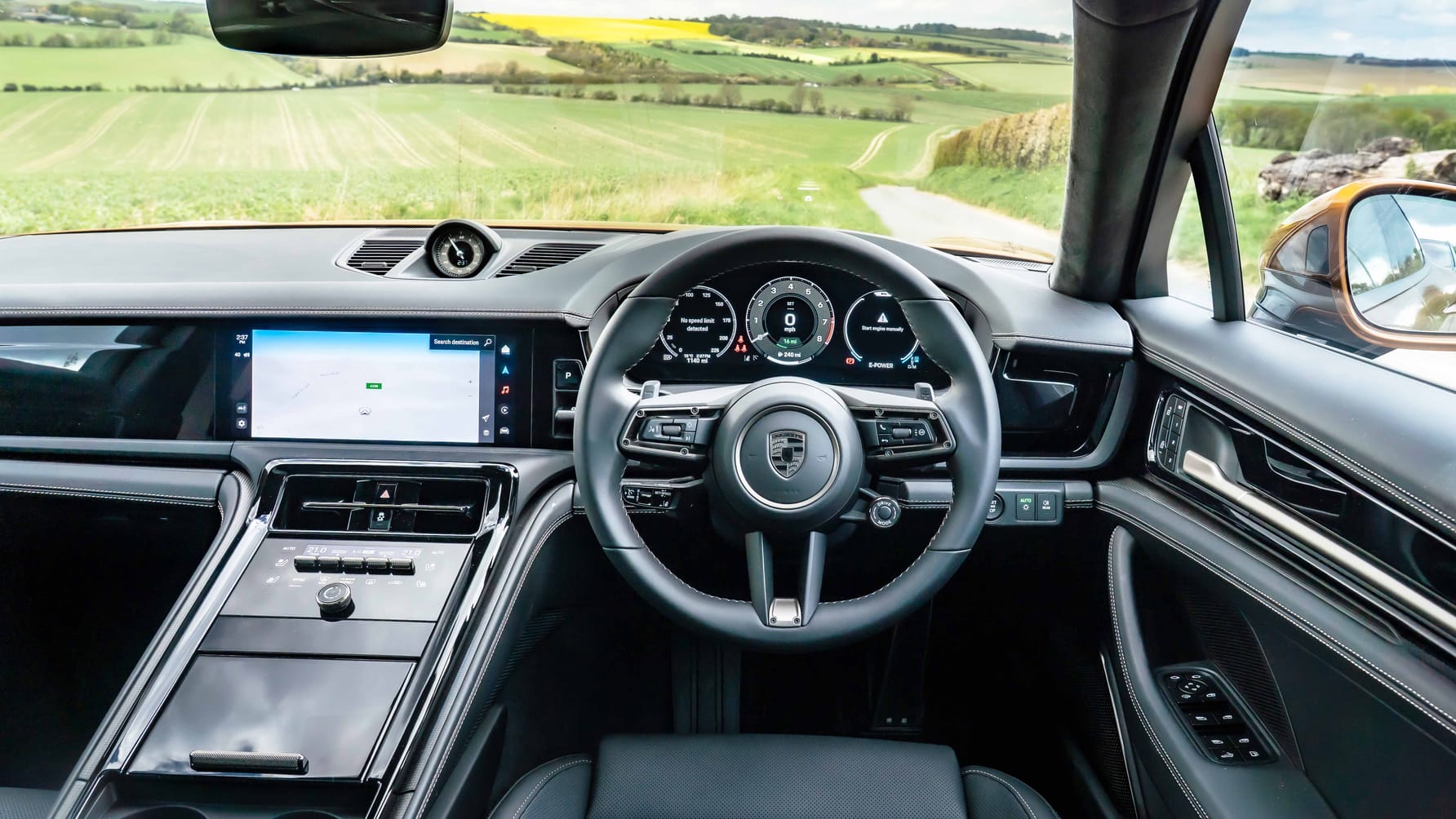 Porsche Panamera Interior Layout & Technology | Top Gear