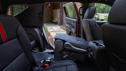 Chevrolet Traverse Interior Layout & Technology | Top Gear