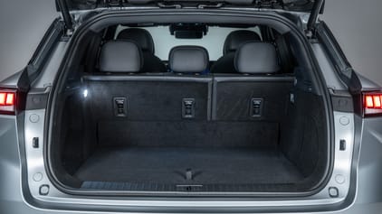 Omoda 9 Interior Layout & Technology | Top Gear