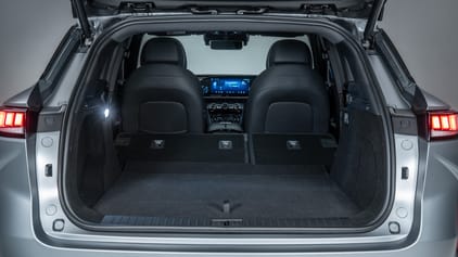 Omoda 9 Interior Layout & Technology | Top Gear