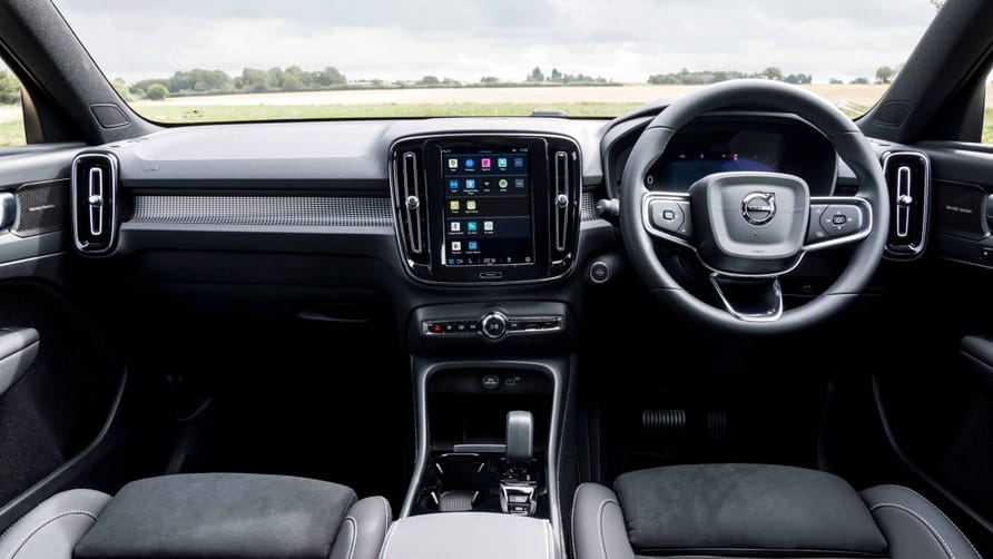 Volvo XC40 Interior Layout & Technology | Top Gear
