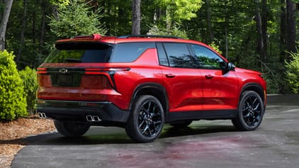 Chevrolet Traverse Interior Layout & Technology | Top Gear