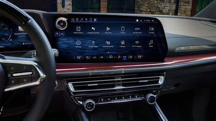 Chevrolet Traverse Interior Layout & Technology | Top Gear