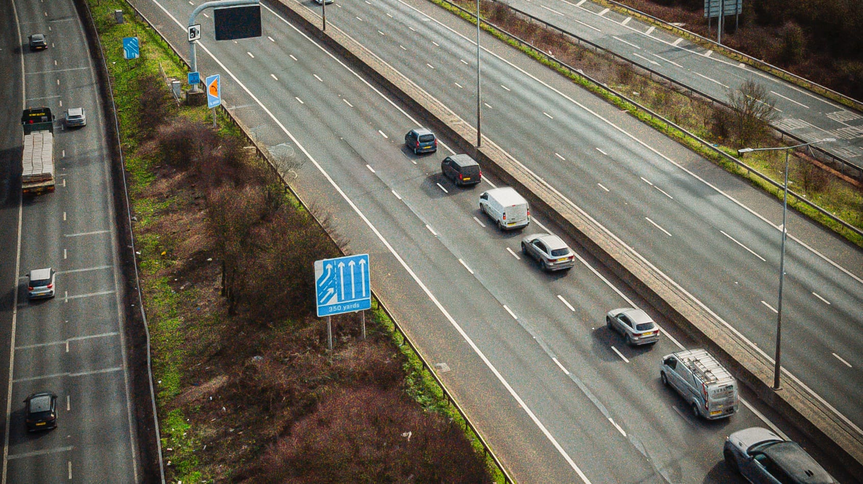 Motorist sets new world record by holding up outside motorway lane for ...