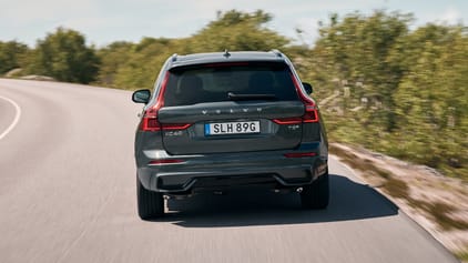 Volvo XC60 Interior Layout & Technology | Top Gear