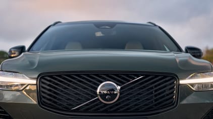 Volvo XC60 Interior Layout & Technology | Top Gear