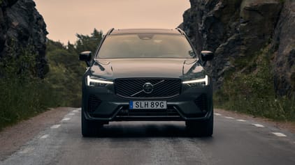 Volvo XC60 Interior Layout & Technology | Top Gear