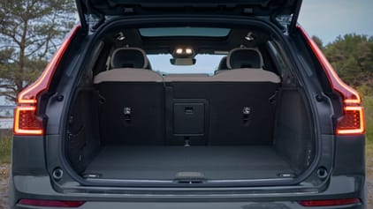 Volvo XC60 Interior Layout & Technology | Top Gear