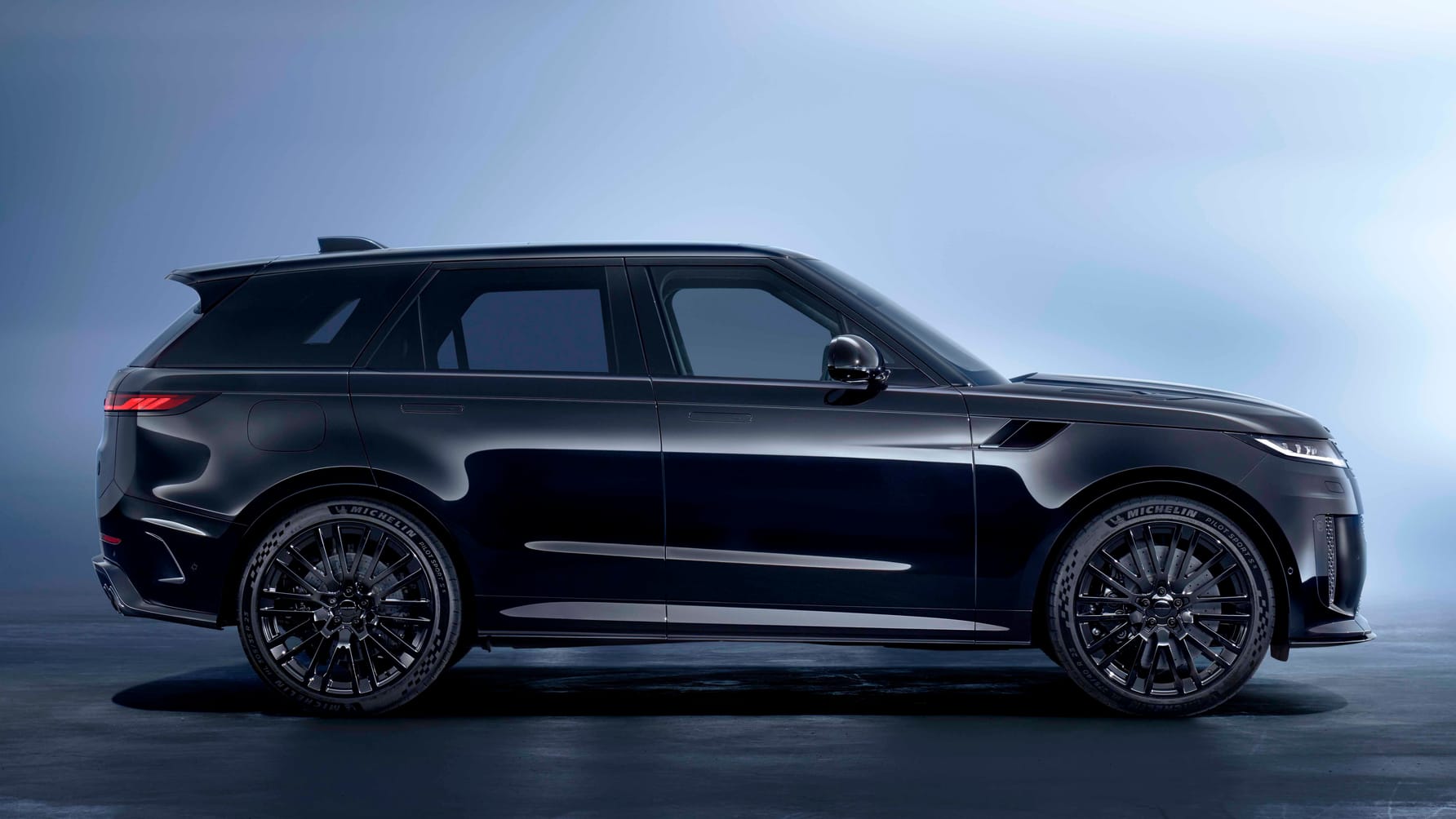 The 626bhp Range Rover Sport SV is now a £140k full production model ...