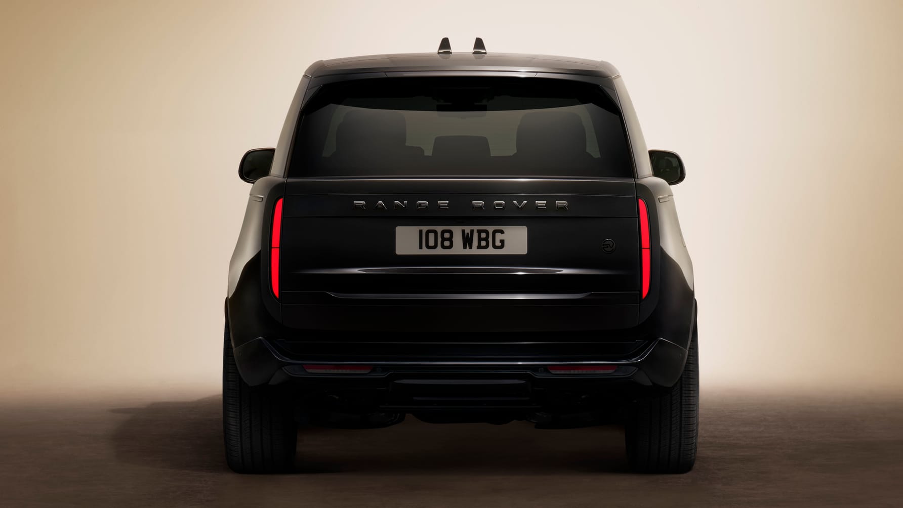 The new Range Rover SV Black is a £188k cheery, friendly V8 SUV | Top Gear