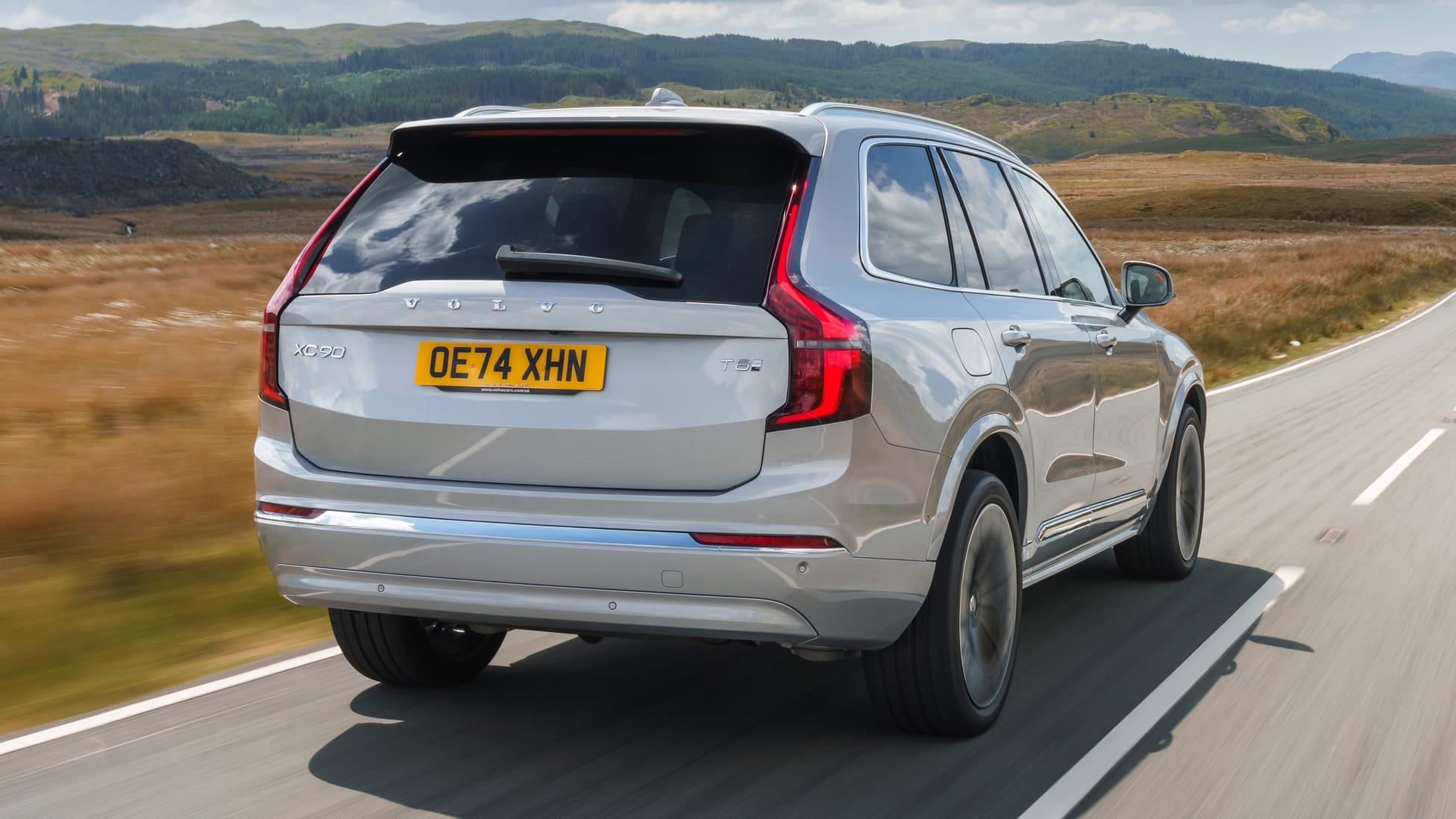 Volvo XC90 Interior Layout & Technology | Top Gear