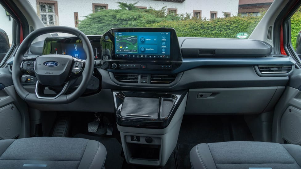 Ford Tourneo Custom Interior Layout & Technology | Top Gear