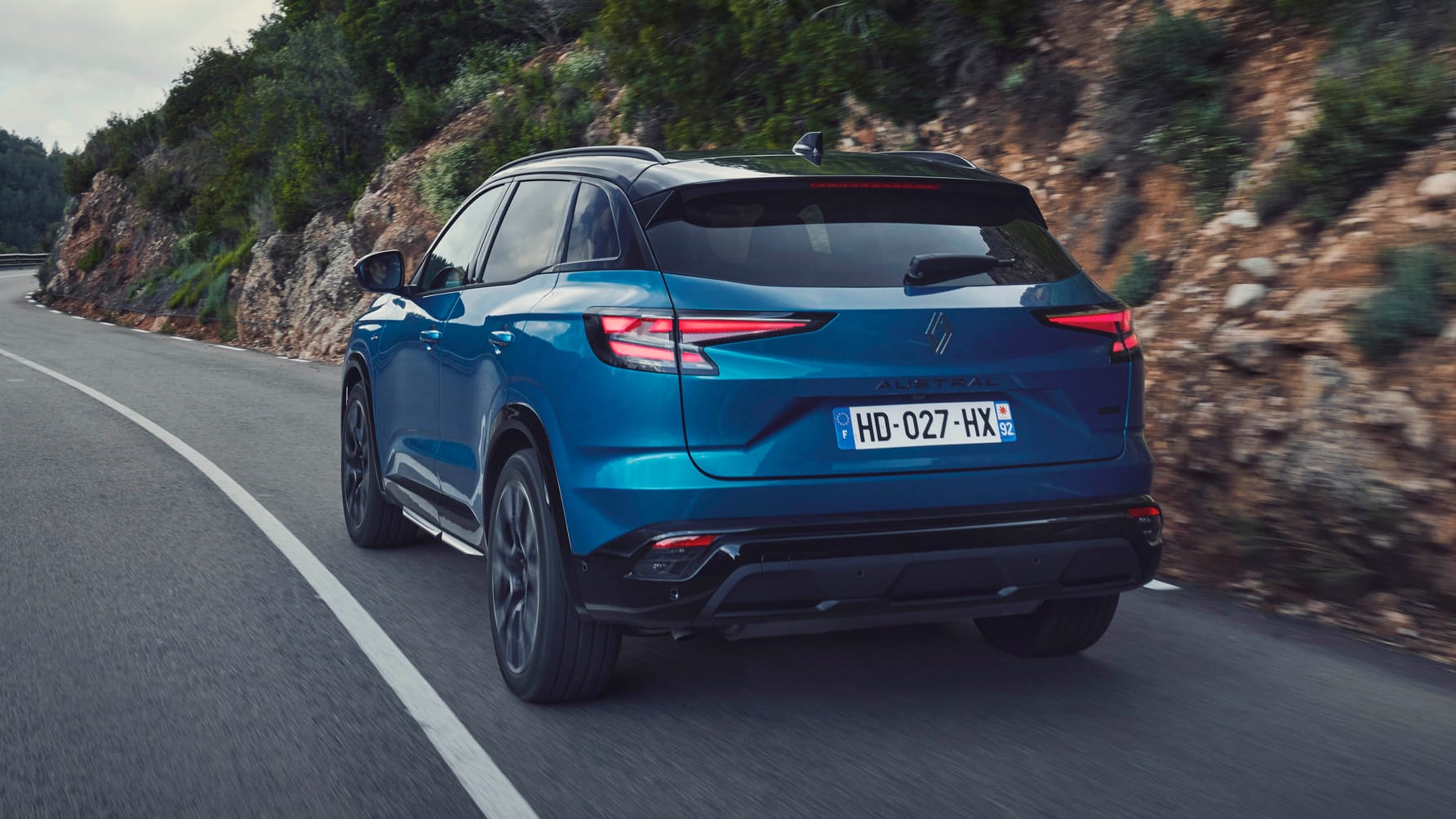 Renault Austral Interior Layout & Technology | Top Gear