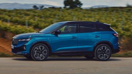 Renault Austral Interior Layout & Technology | Top Gear