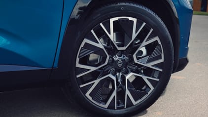 Renault Austral Interior Layout & Technology | Top Gear