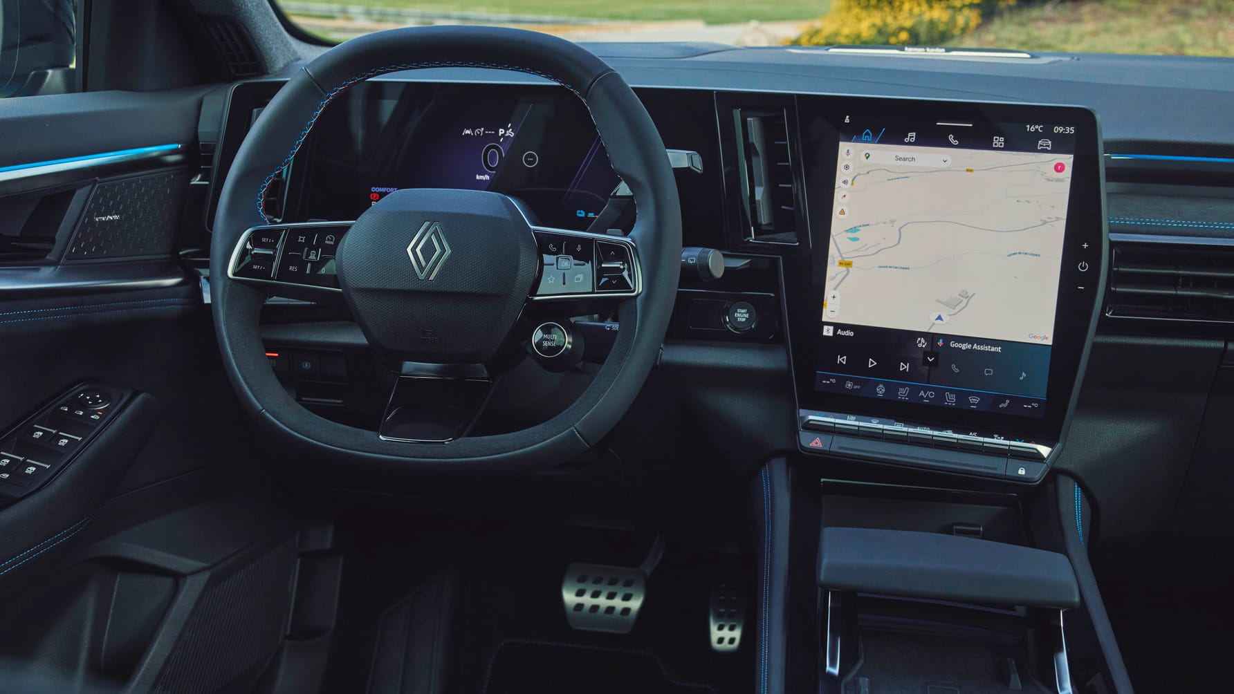 Renault Austral Interior Layout & Technology | Top Gear