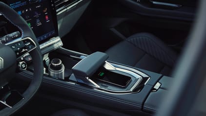 Renault Austral Interior Layout & Technology | Top Gear