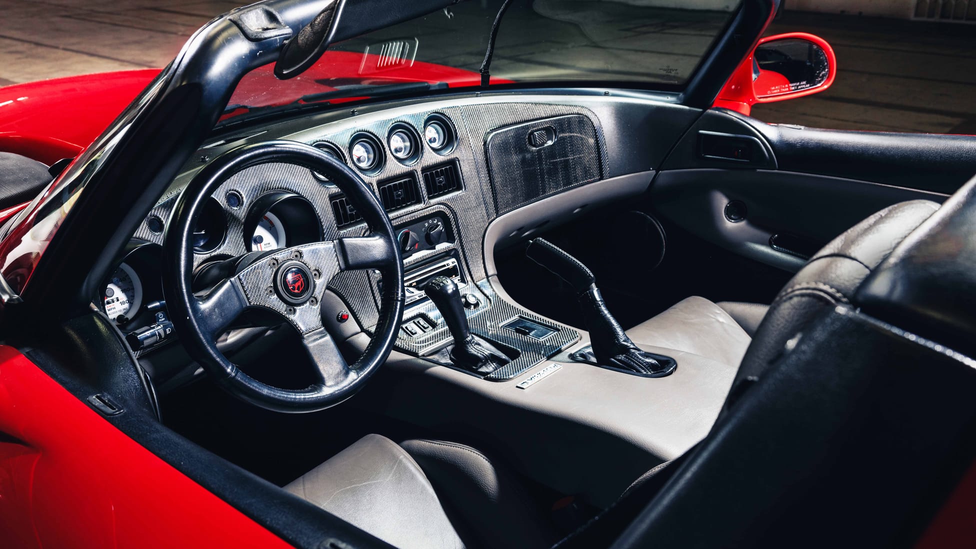 Best ever V10s: the massive 8.0-litre in the wild Dodge Viper | Top Gear